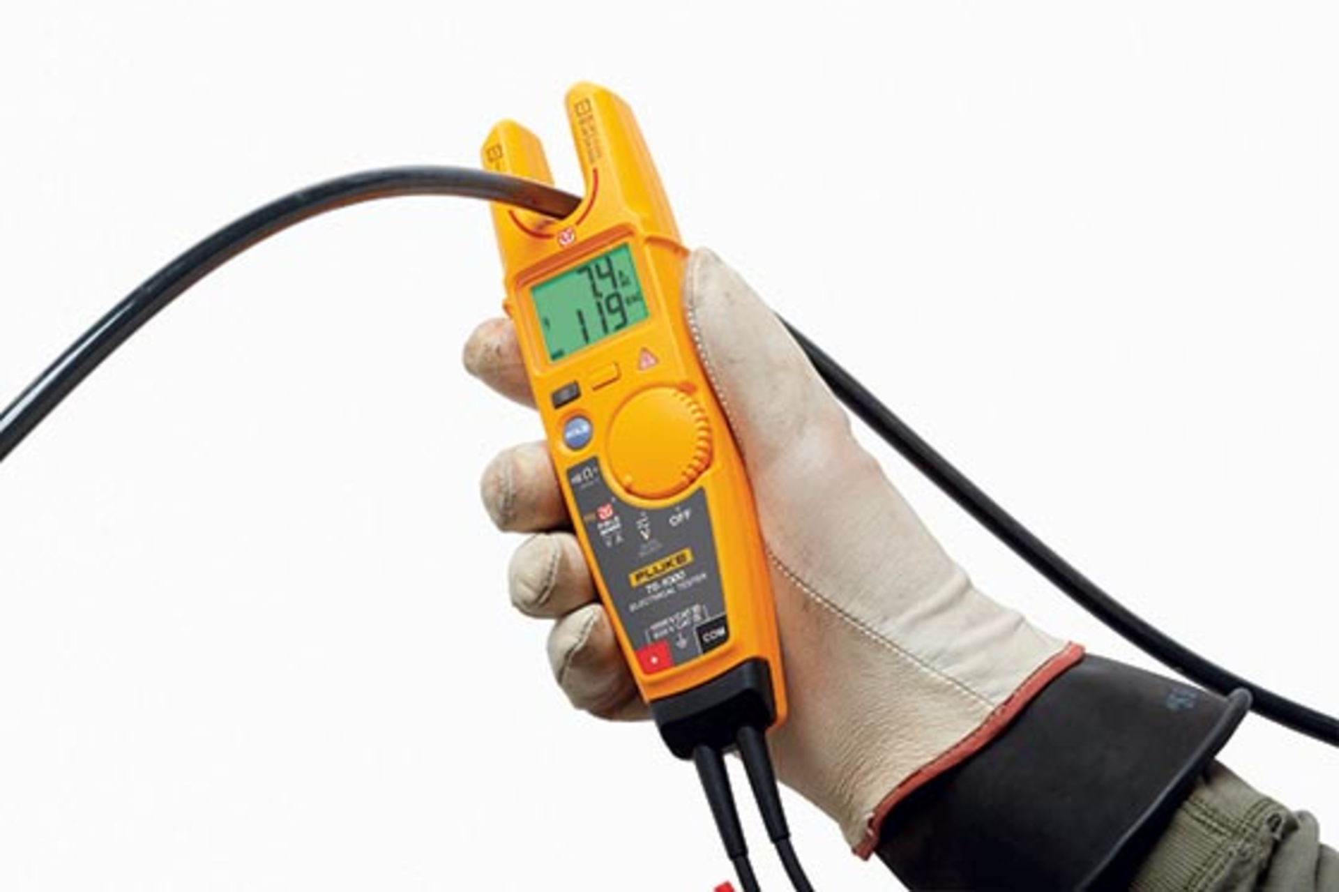 Fluke testers check voltage without leads | Plastics Machinery ...