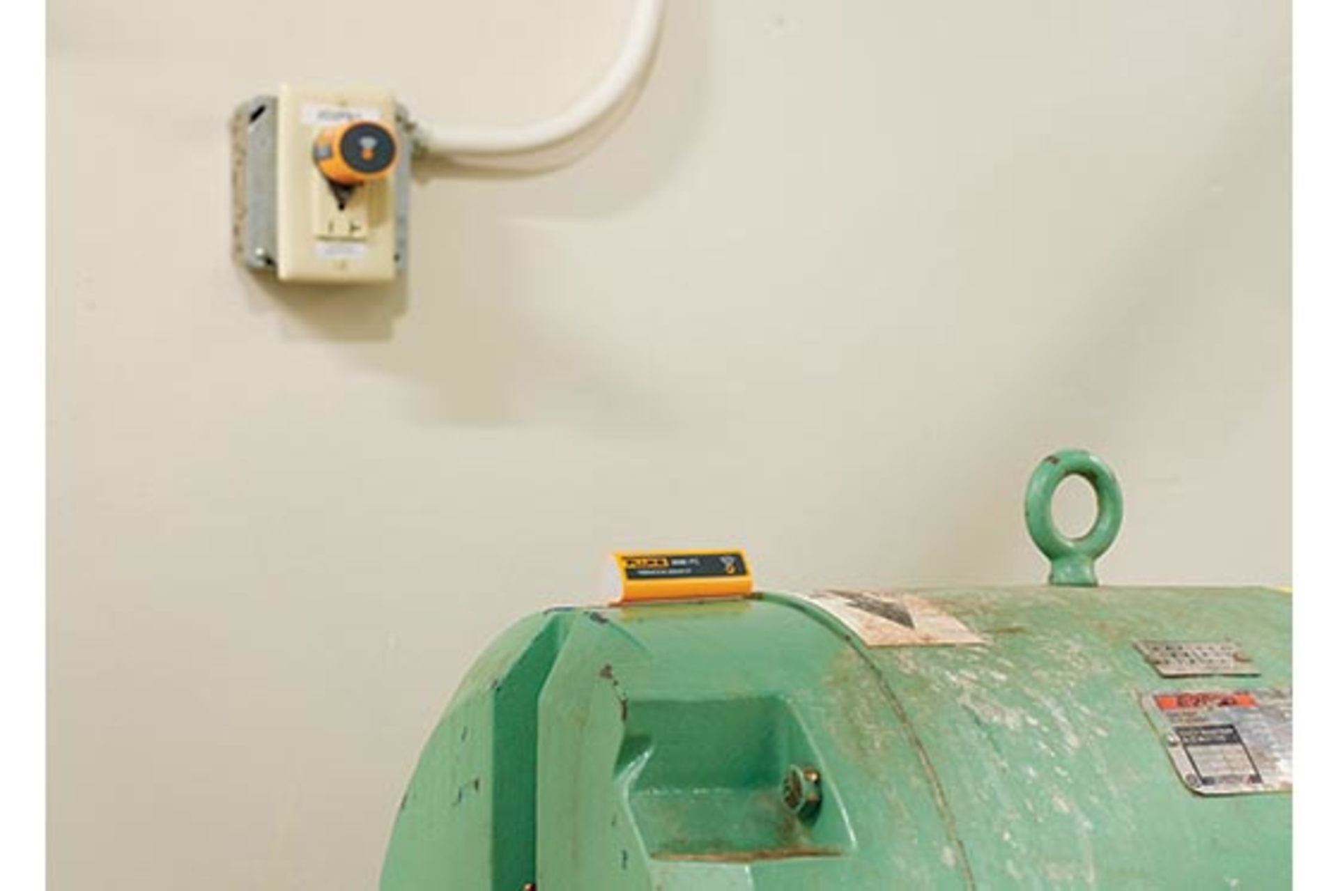 Fluke sensor can monitor vibration wirelessly | Plastics Machinery ...