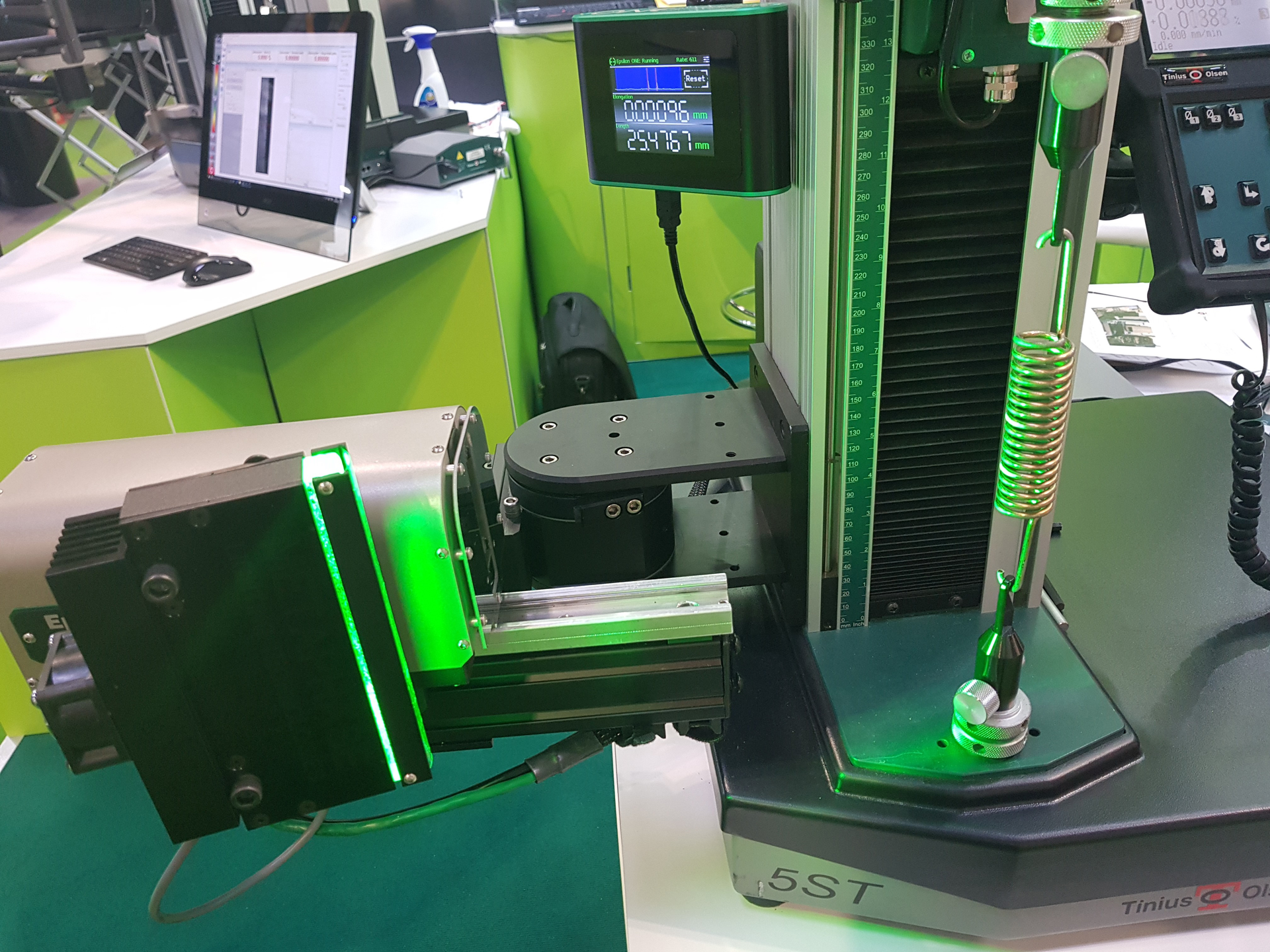 New tester measures strain in materials | Plastics Machinery ...