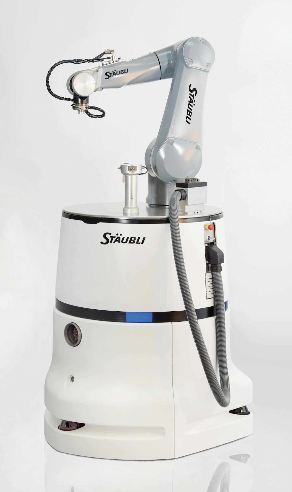 Stäubli system combines six-axis cobot with AGV | Plastics Machinery ...