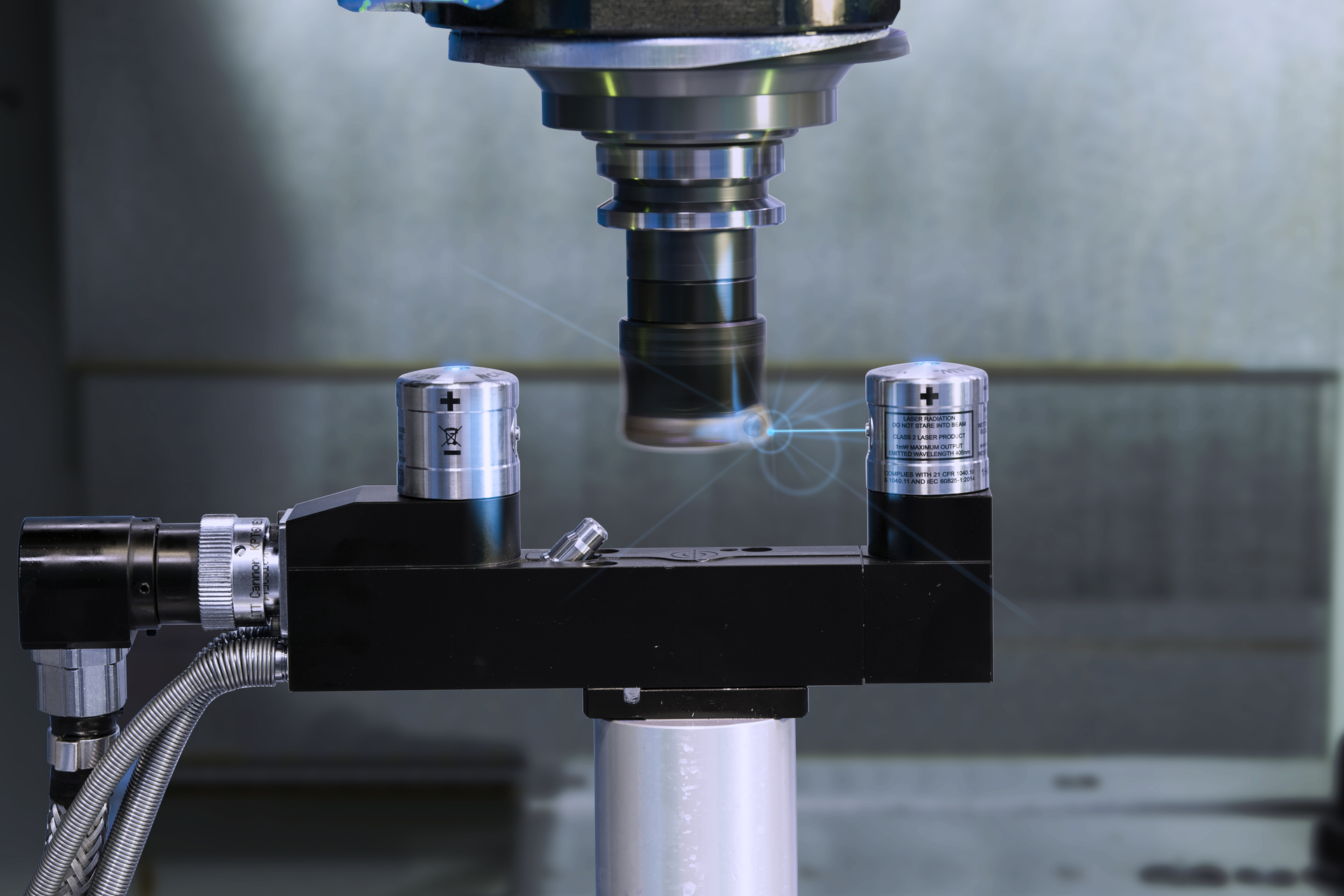Blue-light-wavelength laser checks tools for wear | Plastics Machinery ...