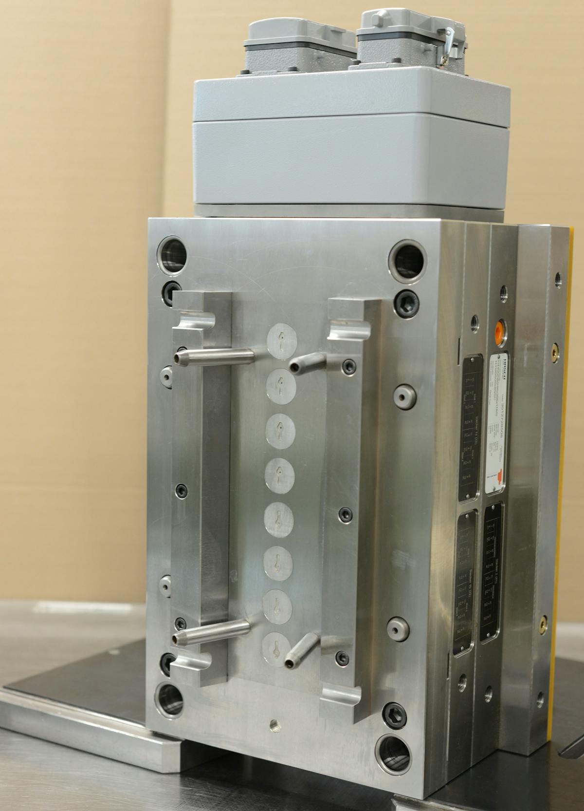 Laser-sintered hot runners offer design flexibiity | Plastics Machinery ...