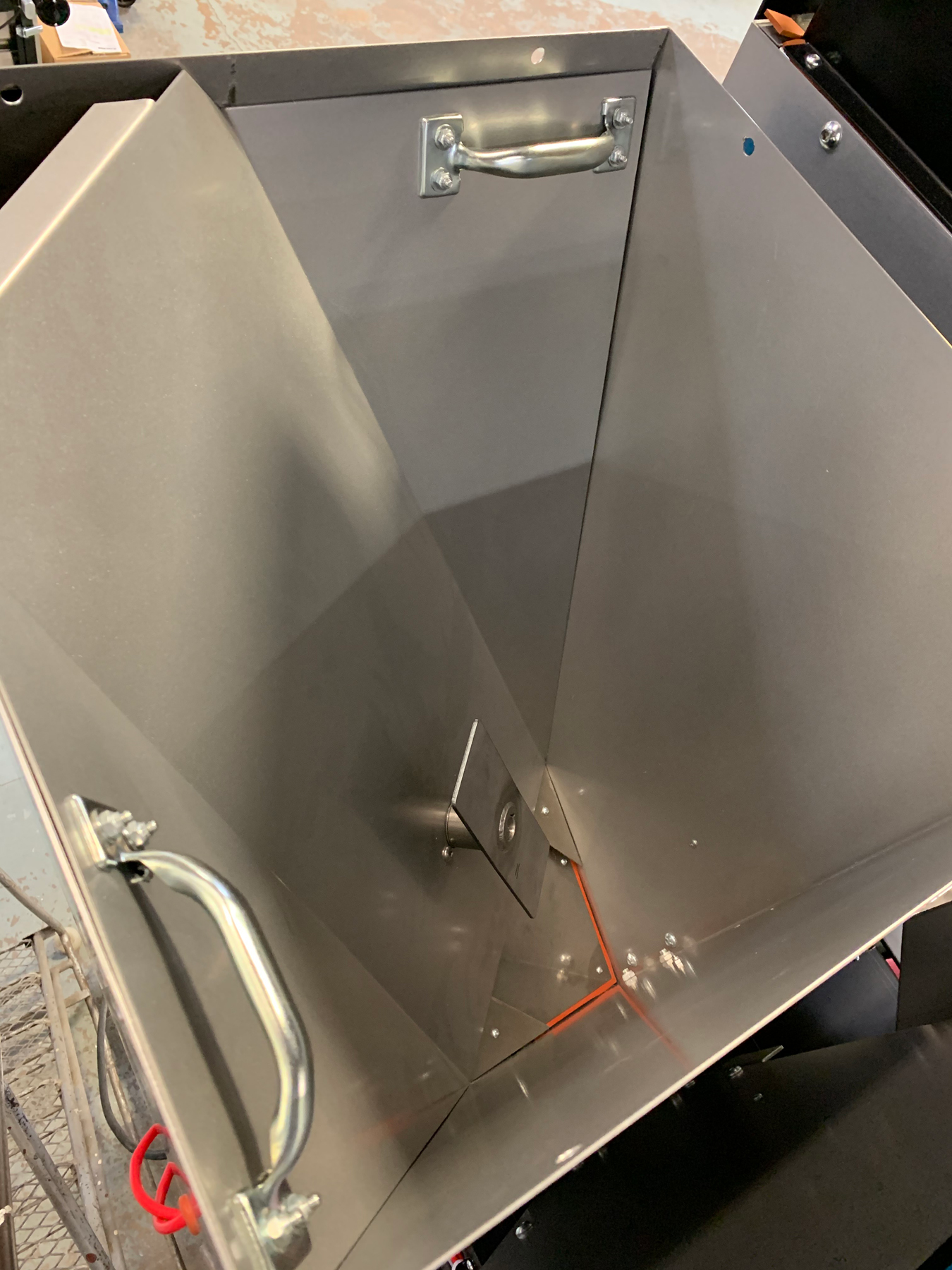 Large Maguire blenders gain 'bridge breaker' option | Plastics ...