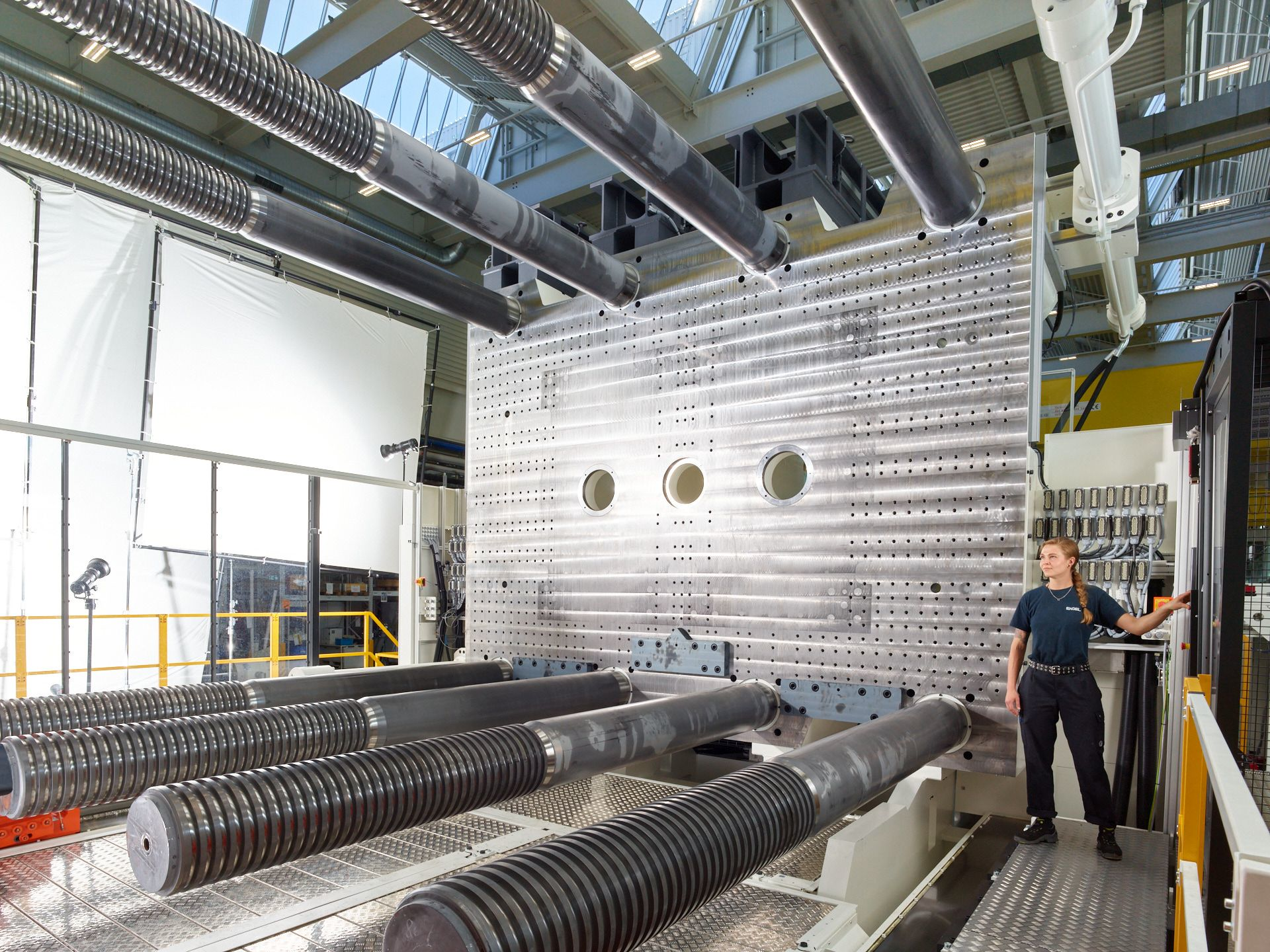 Mammoth Engel presses prove up to the task | Plastics Machinery ...