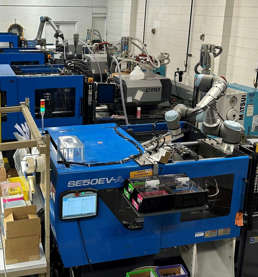 Universal Robots module links cobots, IMMs | Plastics Machinery ...