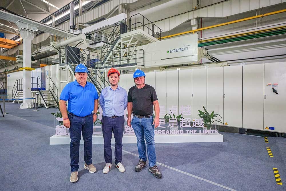 Big injection molding machines leave a big impression | Plastics ...